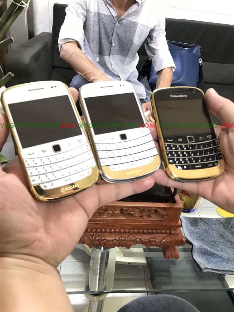 Mạ vàng blackberry rogers 9900